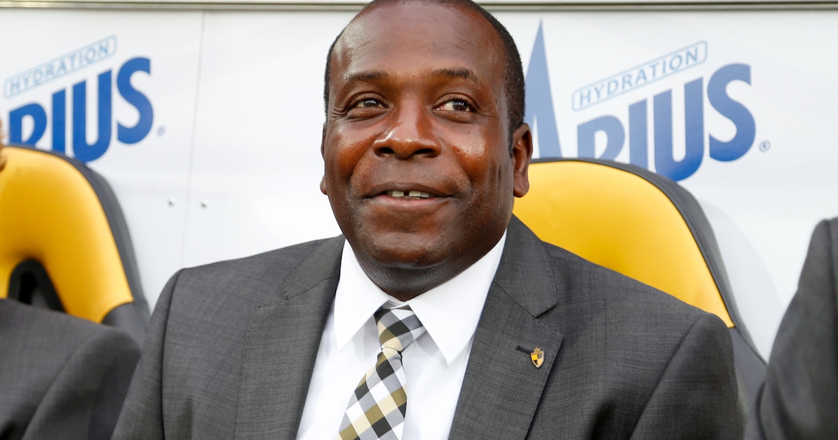 Stanley Menzo terug als bondscoach van Suriname: ‘Nog trotser dan de ...