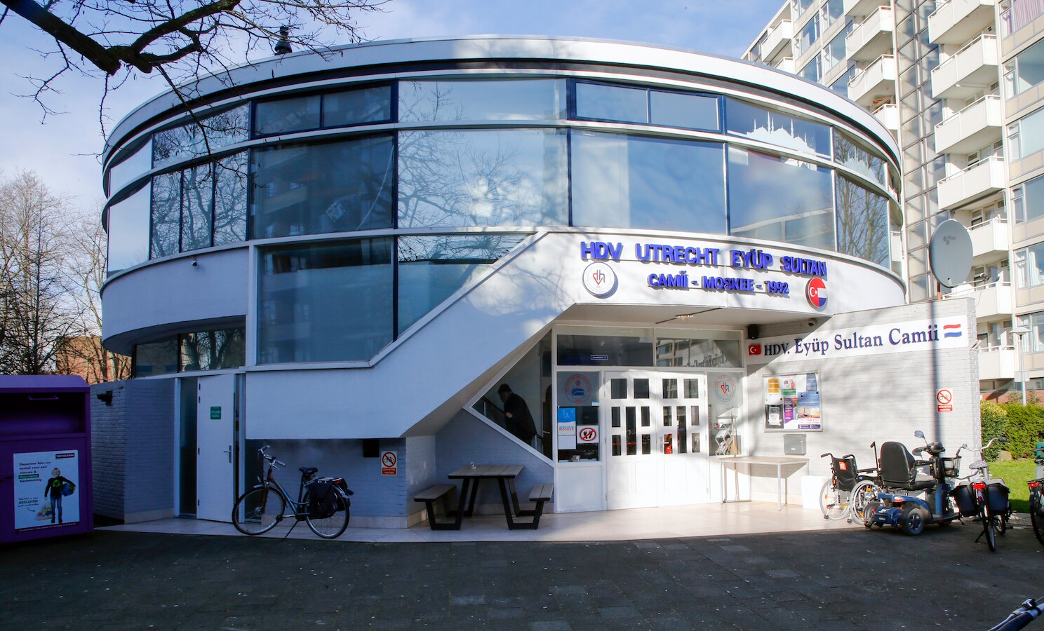 Twee jaar na vervangen van oude deur klopt gemeente opeens aan bij ...