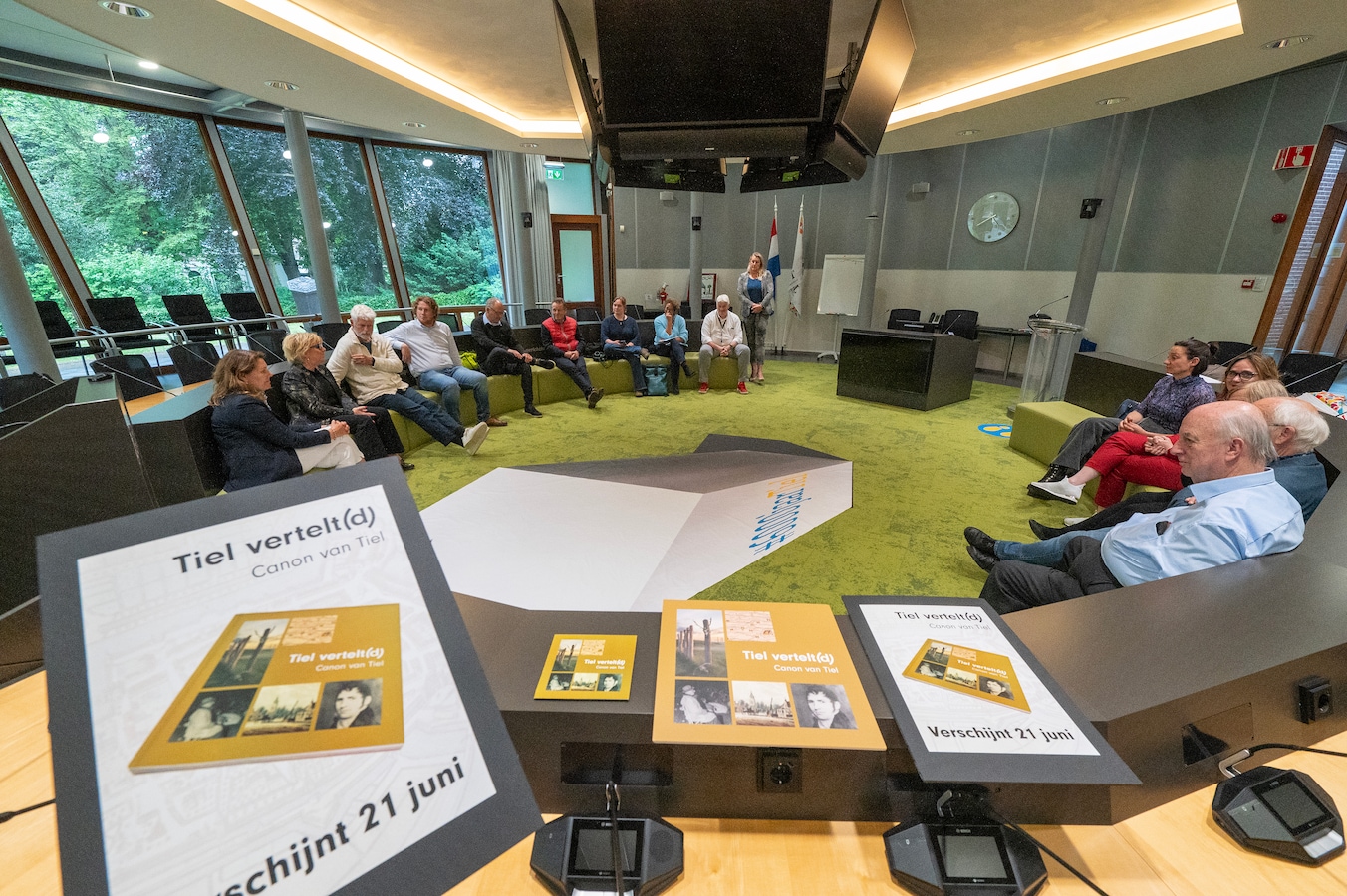 Een vernieuwde Canon van Tiel en 3D-tekeningen op de straat, stad viert ...