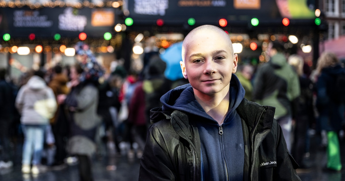 Tijn (13) laat zijn hoofd kaal scheren voor het Glazen Huis: ‘Wist niet ...
