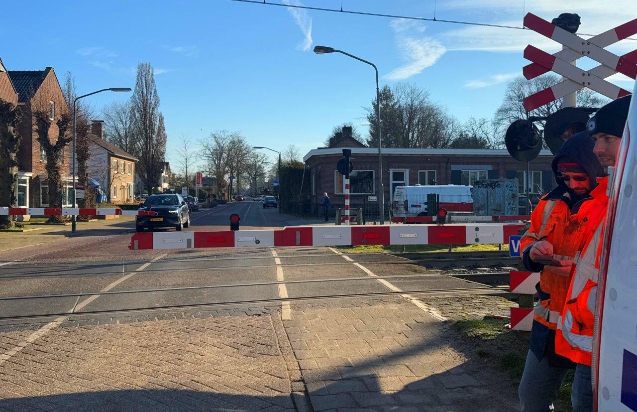 Twee botsingen vlak bij elkaar in Helvoirt, vermoedelijk door ...
