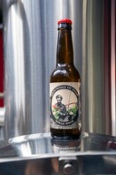 Bevrijdingsbier van tulpenbollen smaakt naar meer: Stevige Bolle Snor ...