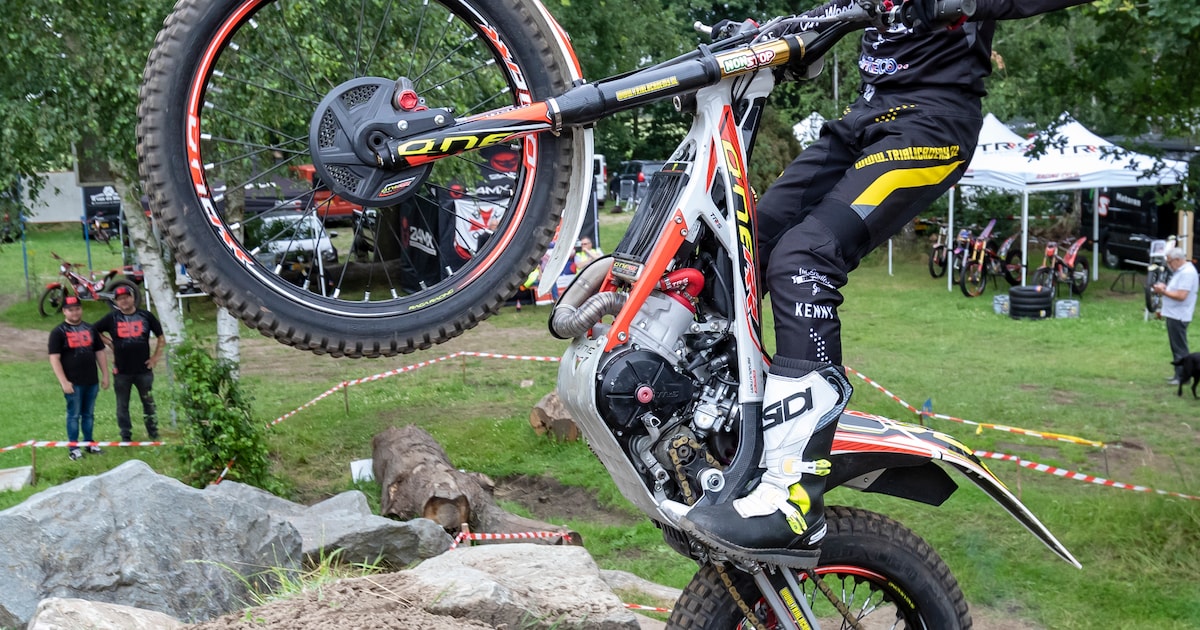 Finn (14) en Dion (26) geven alles voor hun sport: ‘Ik sta liever op de motor dan dat ik ergens ...