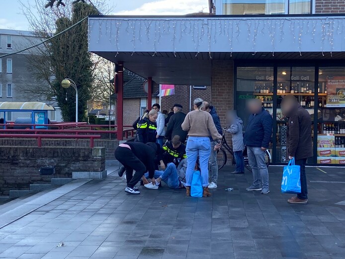 Jonge AH-medewerker heeft winkeldieven in de smiezen: daarna loopt de ...