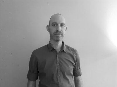Jip van Dort geeft lezing over democratie en oorlog - Oozo.nl