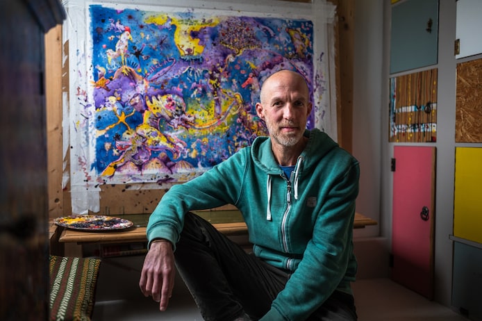 Leon Lobach schilderde winnend portret van plaatsgenoot Ahmed Marcouch ...