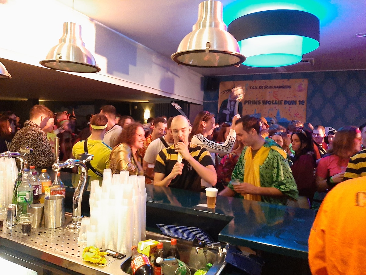 Schorre Chef en MC Vals treden 23 keer op met carnaval: ‘Volle bak ...