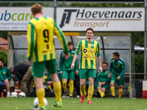 Milano wilde wisselen, maar moest blijven staan van de trainer en toen ...