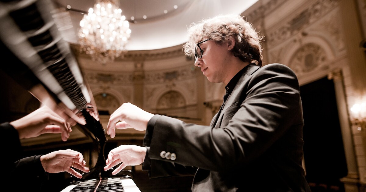 Toppianist Hannes Minnaar bespeelt orgel Stevenskerk | Regio | De ...