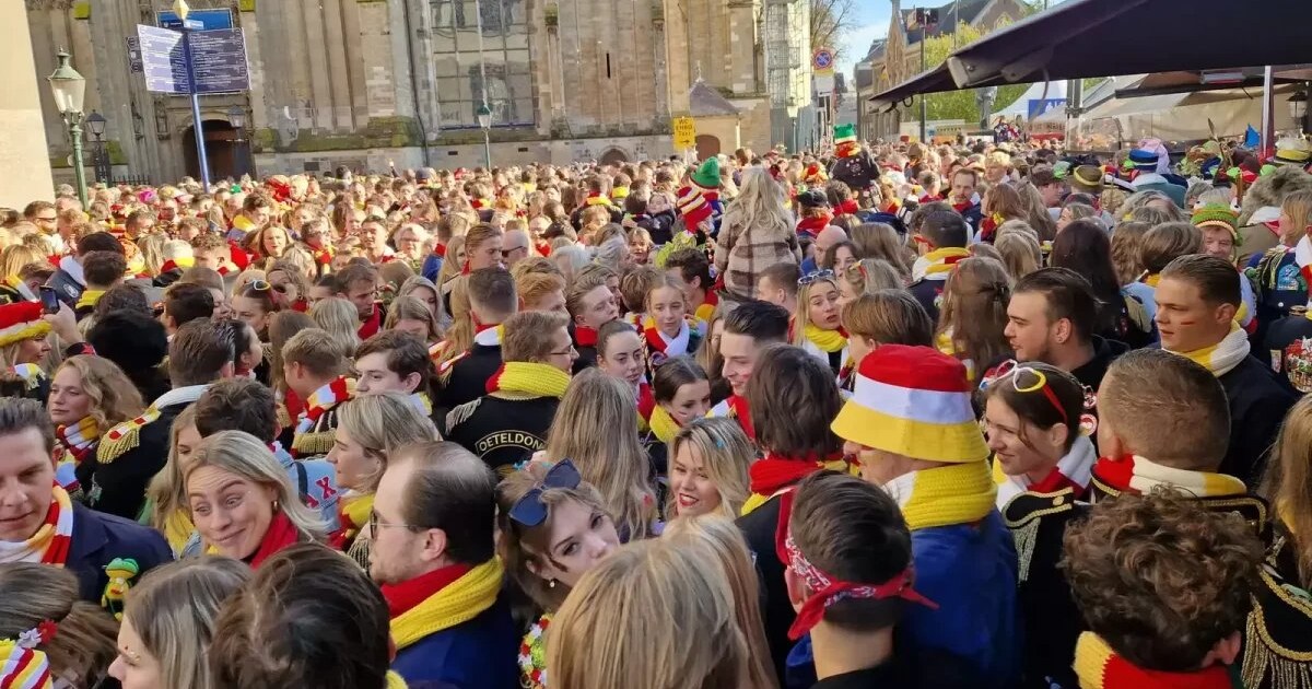 Oeteldonk loopt vol voor 11-11, Peer wenst afwezige burgemeester ...