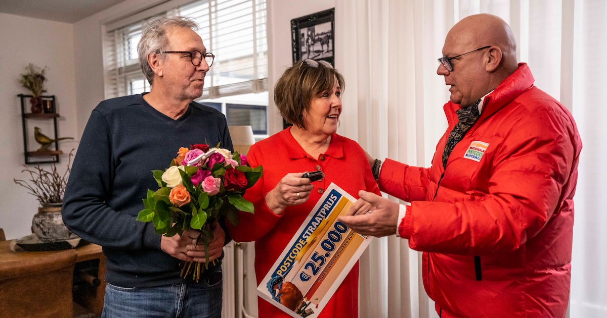 Bijna kwart miljoen én een BMW; Gaston deelt prijzen Postcode Loterij ...