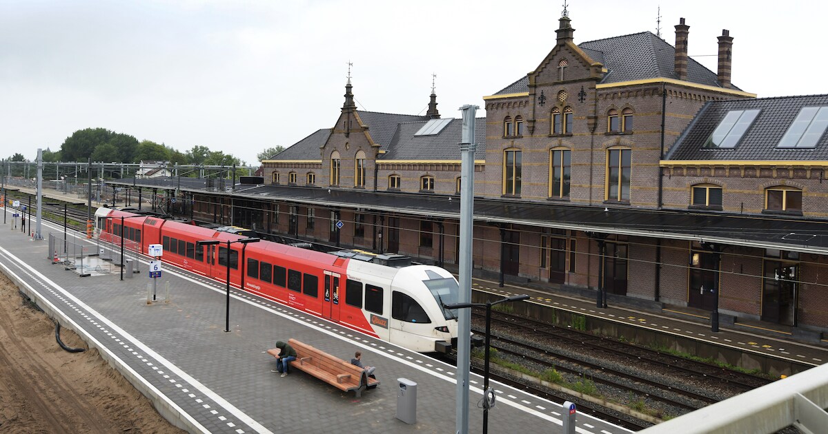 Vervoerder Qbuzz waarschuwt: Honderden reizigers kunnen twee jaar lang ...