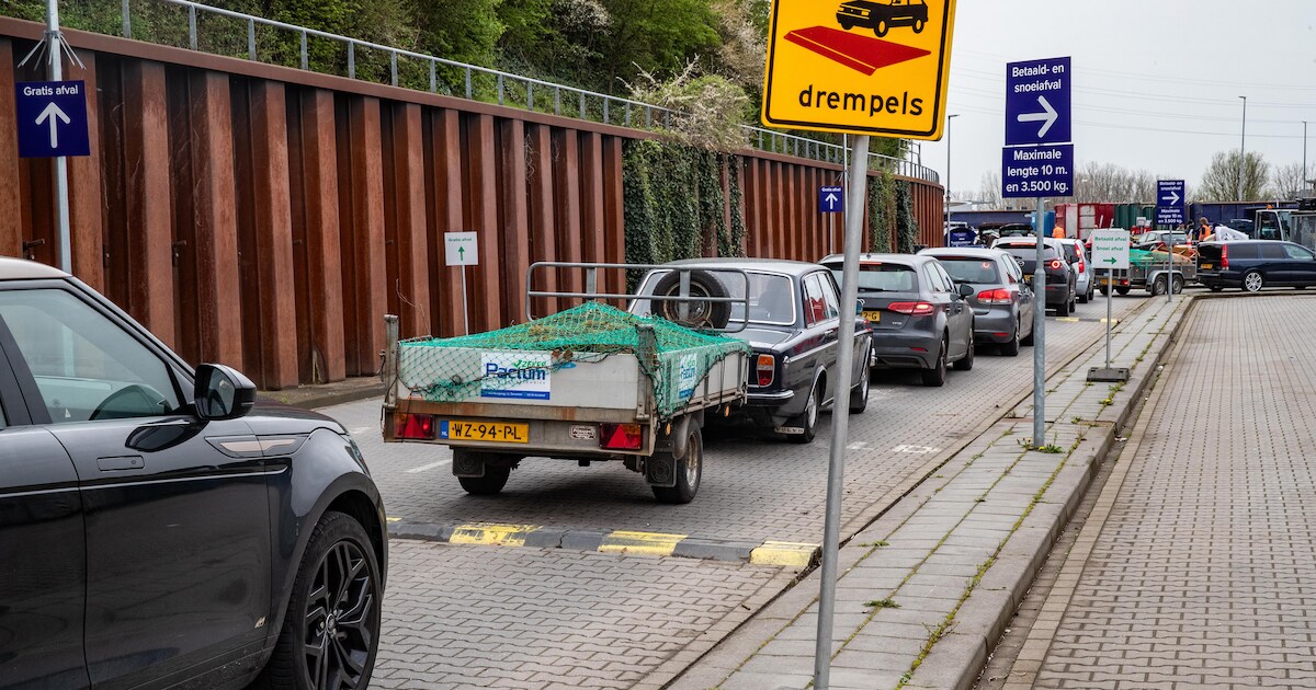 Het wordt steeds drukker bij de stort in Deventer: ‘Het loopt hier soms ...