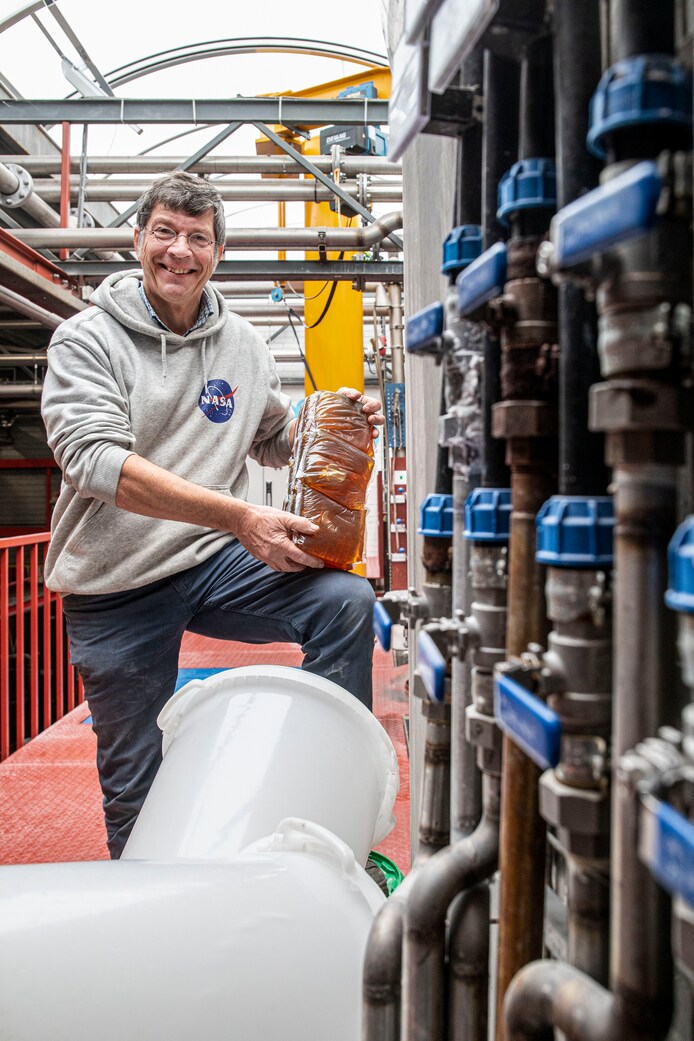 Edese lijmfabriek is miljoenenbedrijf: ‘Van elke berg karton ongeveer ...