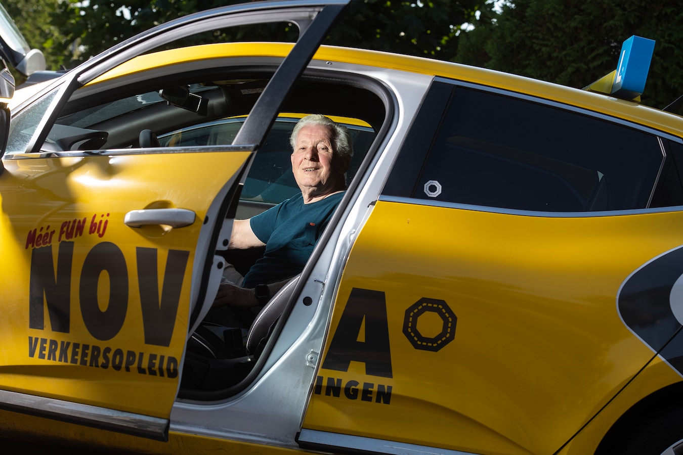 Martin is 79 jaar en geeft nog rijles, al is er toch iets waar hij ...