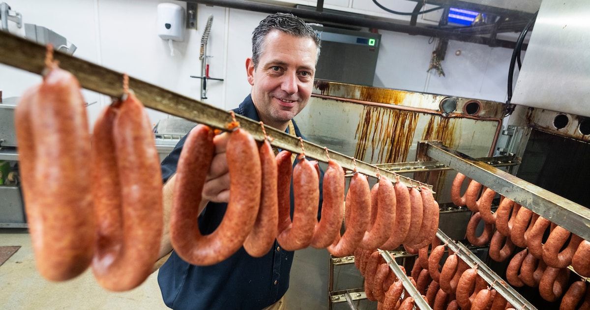 Slagerij Putman maakt ‘lekkerste rookworst’ van Nederland: ‘Een klein ...