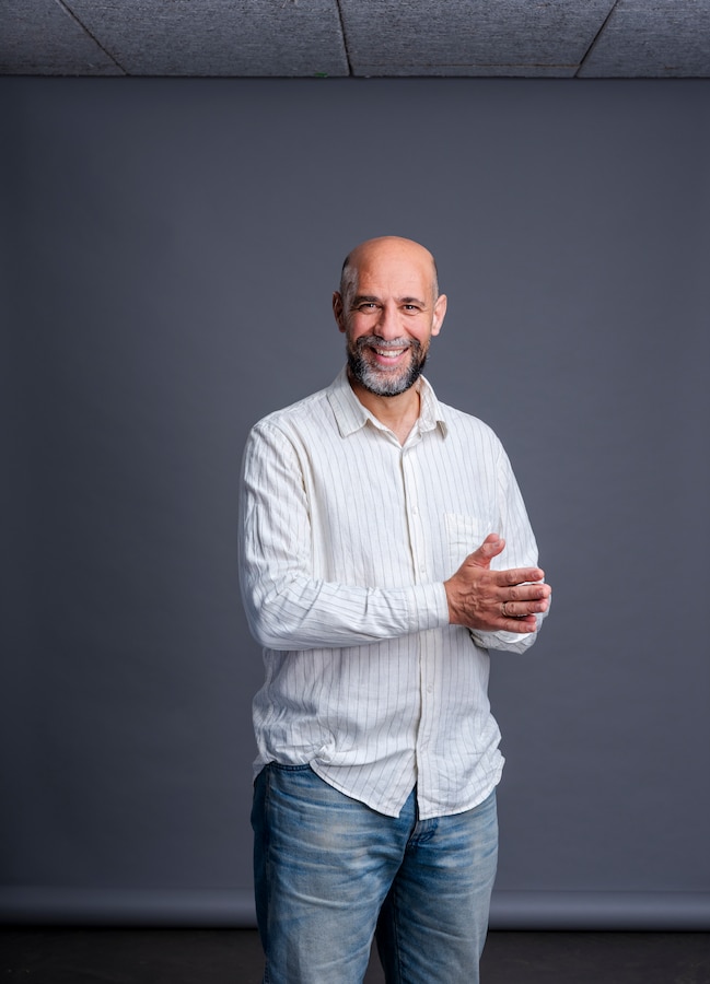 Abdelkader Benali: ‘Die parasiet was gaan groeien in mijn maag’ | Foto ...