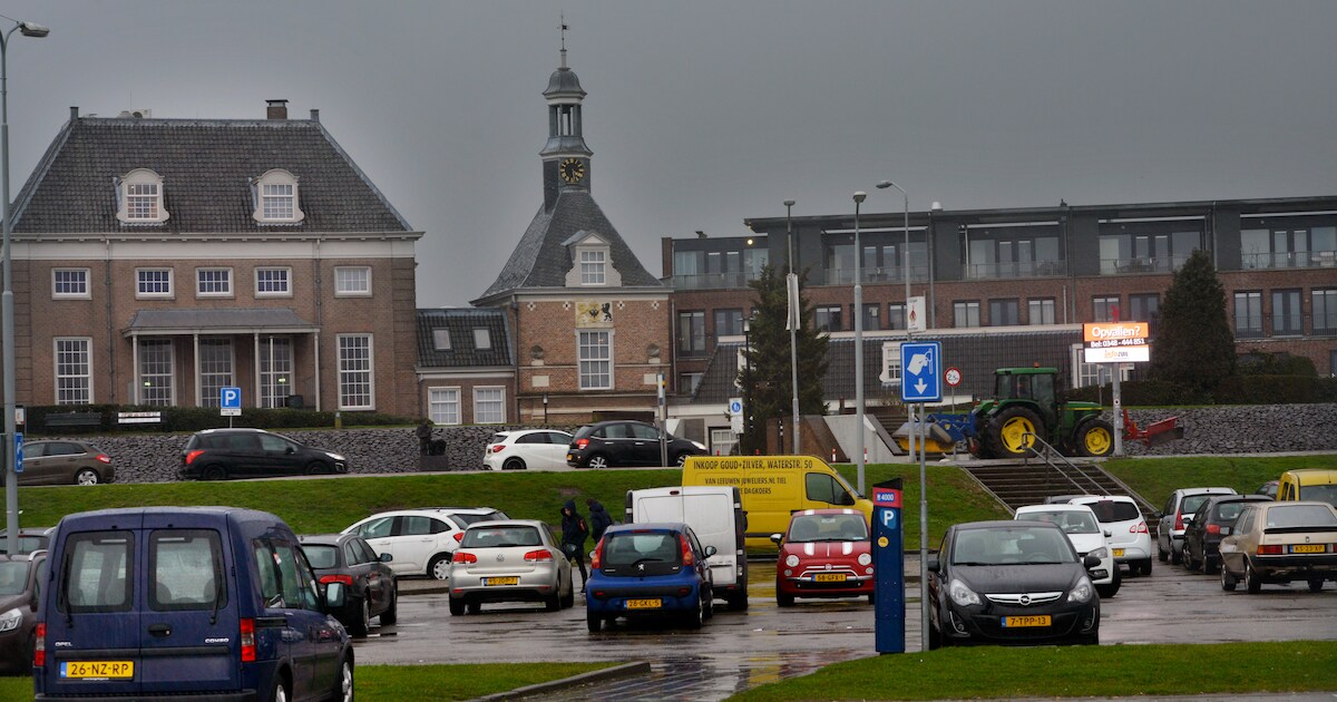 Tiel bezorgd over schrappen veel P-plekken, parkeren op Waalkade weer ...