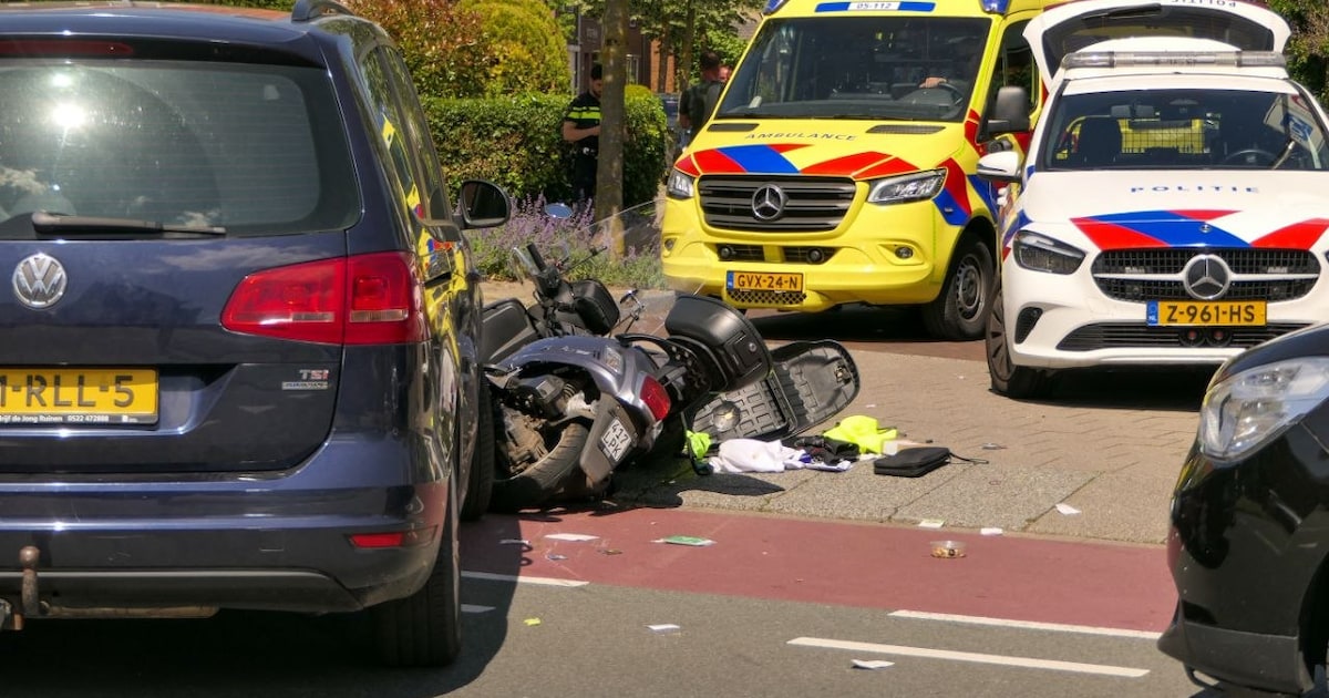 Scooterbestuurder geschept in Enschede: vrouw gewond naar ziekenhuis ...