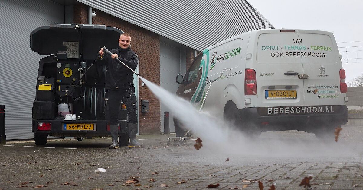 Barend (24) maakt gewoon opritten schoon, maar... 7 miljoen mensen ...