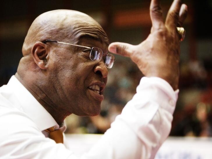 Eiffel Towers zet Randy Wiel aan de kant | Foto | gelderlander.nl