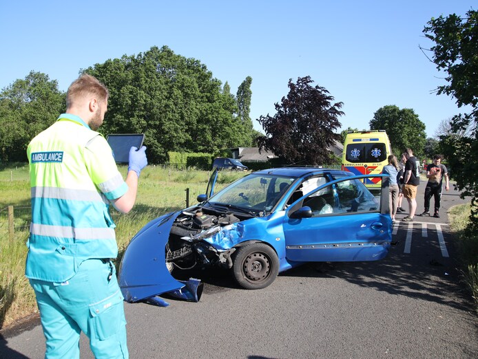 Gewonde door botsing met twee voertuigen in Langenboom | Land van Cuijk | gelderlander.nl