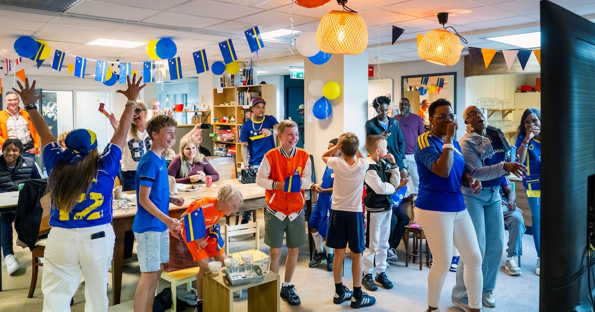 Trots in Arnhems buurthuis als piepklein Curaçao WK-debuut maakt ...