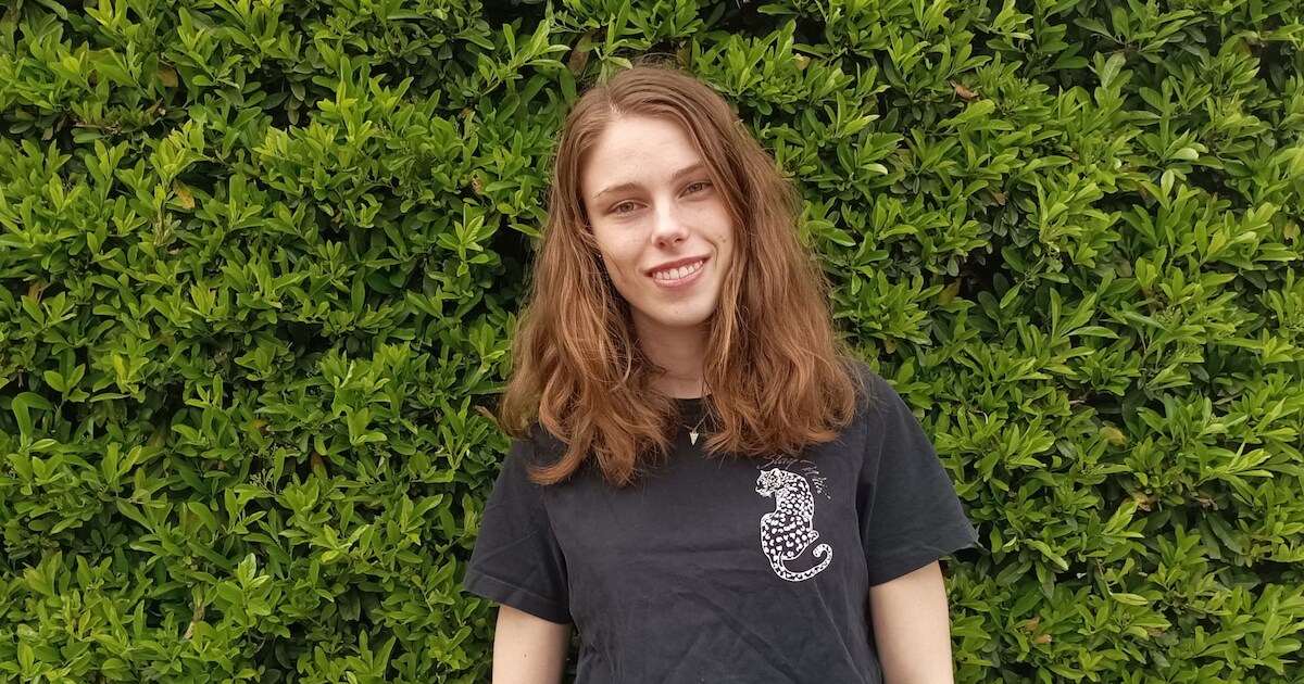 Nicky (24) doet in het lab onderzoek naar long covid: ‘Heel complex ...