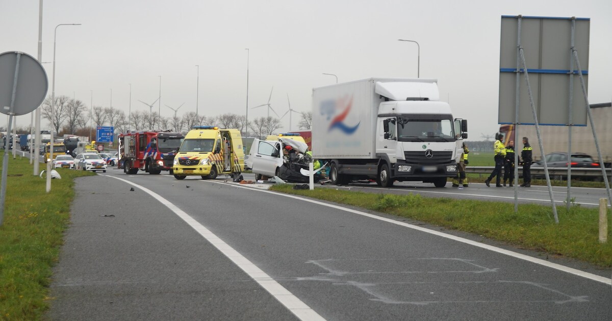 Gewonde bij ongeval op A59, snelweg dicht tussen Drunen en Den Bosch | Den Bosch | gelderlander.nl