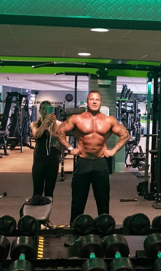 Ex-portier René van tv programma ‘Het Mirakel’ klaar met zijn wilde ...