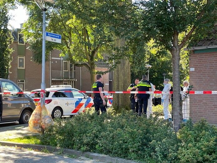 Man aangehouden na vondst dode vrouw (41) in woning Uden, politie vermoedt misdrijf | Maashorst ...