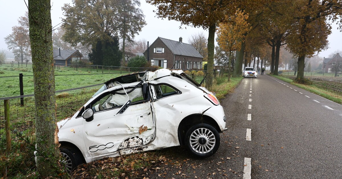 Automobiliste verliest macht over het stuur in Sint Anthonis | 112 nieuws Land van Cuijk | De ...