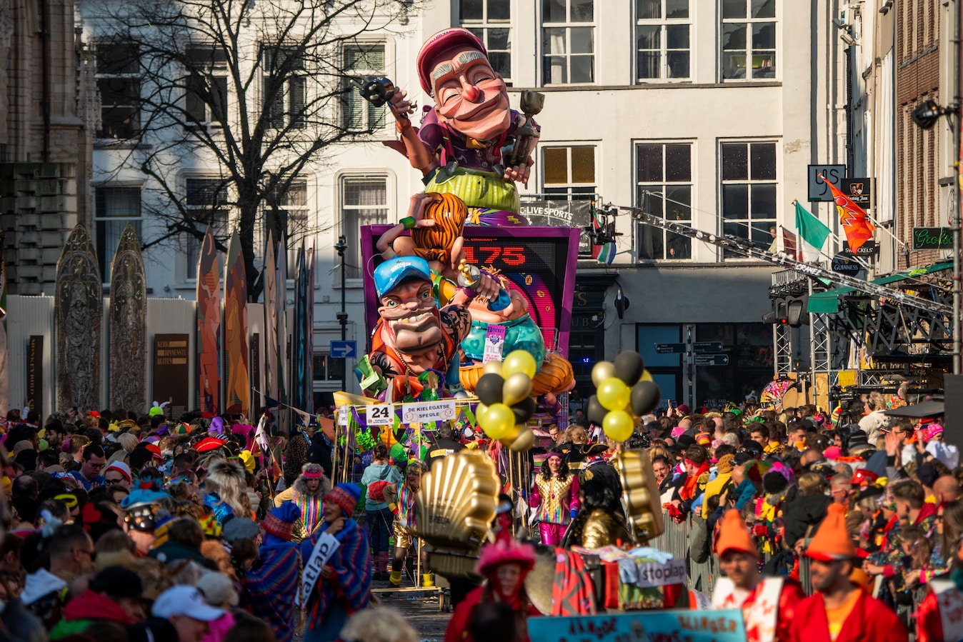 Kielegat geniet met volle teugen van uitbundige grote optocht | Foto ...