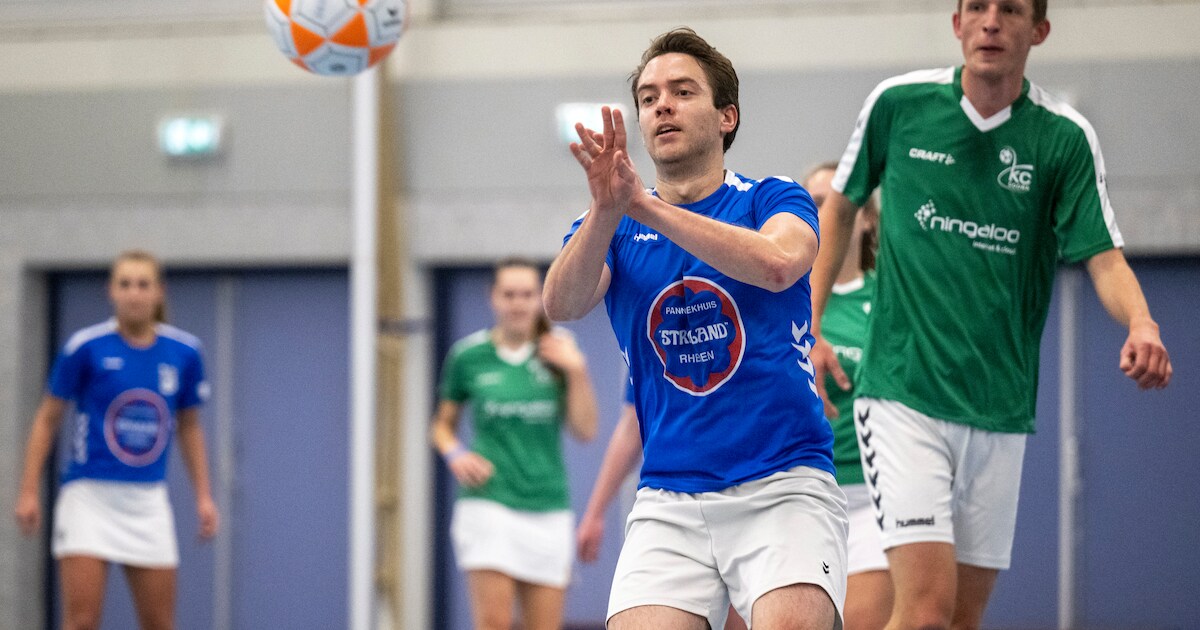 Tim van den Berg wijst Rheko de weg | Sport Arnhem | De Gelderlander.nl