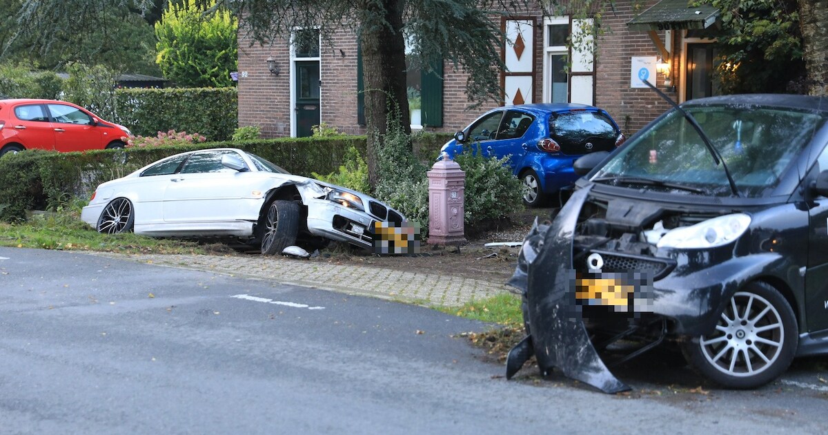 Ravage op Hessenweg nadat auto uit de bocht vliegt | Regio | De ...