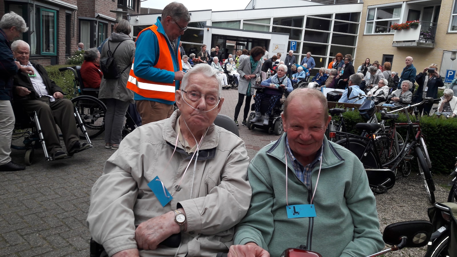Jong en oud gaat mee met de Elster Vierdaagse | Foto | gelderlander.nl