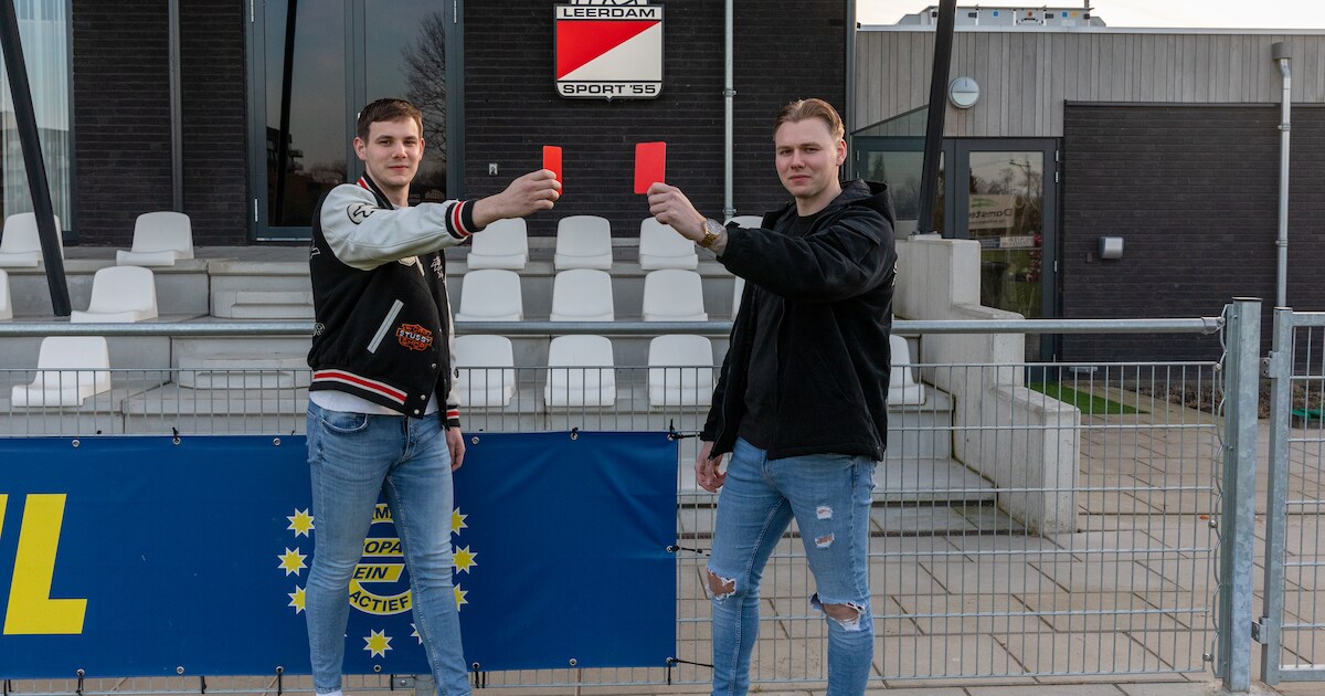 Broers krijgen rode kaart in zelfde wedstrijd: ‘Ik wilde juist de ...