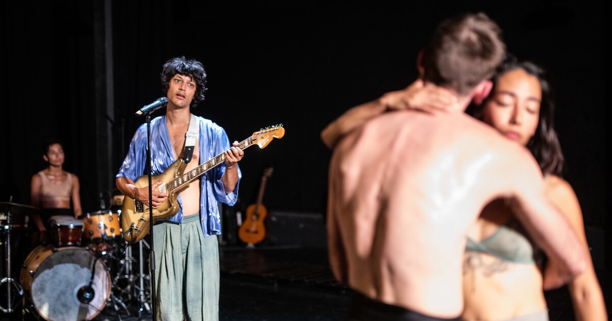 Op zoek naar troost in het grensgebied tussen dans en pop | Nijmegen ...