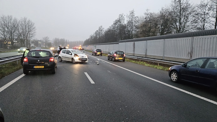 Veel schade na ongeluk op A348 bij Velp | 112 nieuws Rheden ...