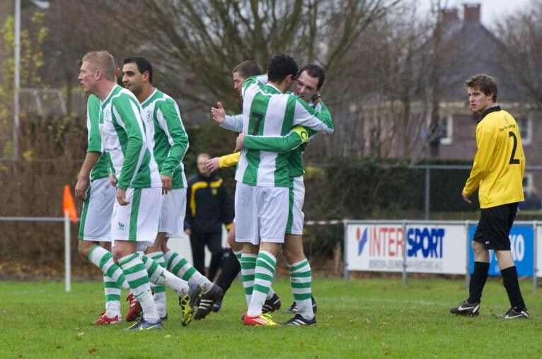 Yazilitas trainer AFC Arnhem (za), Valkenier terug | Foto | gelderlander.nl