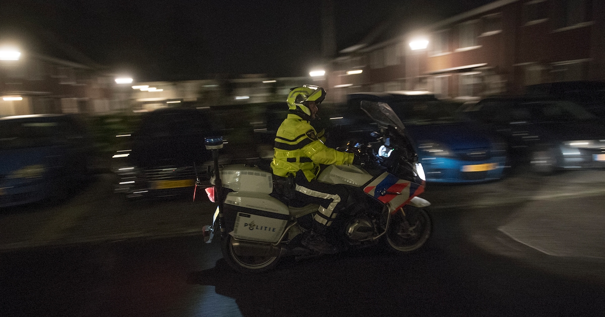 De nacht na de 20 autobranden waken de politie én de bewoners: ‘Reken ...