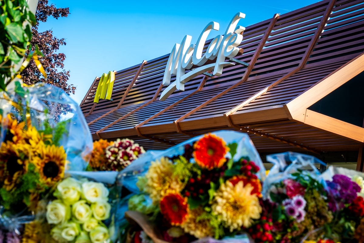 Pleegmoeder doodgeschoten Jerryson (15) gesteund door jongeren uit de ...