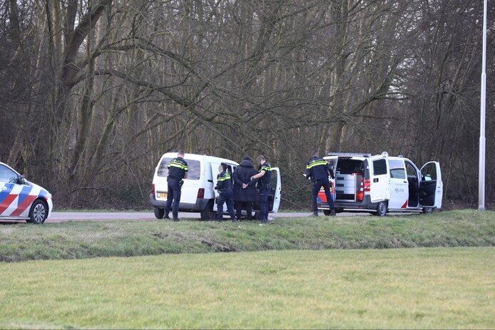 Politie rukt massaal uit voor verdacht wit busje: er is nog meer aan de hand dan gedacht | Ede ...