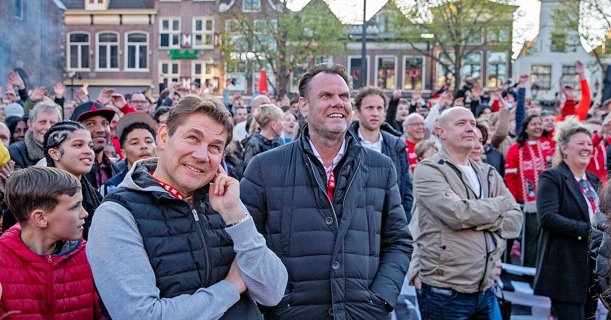 Onder Robert Eenhoorn ging het eigen vermogen van AZ in tien jaar van 6 ...