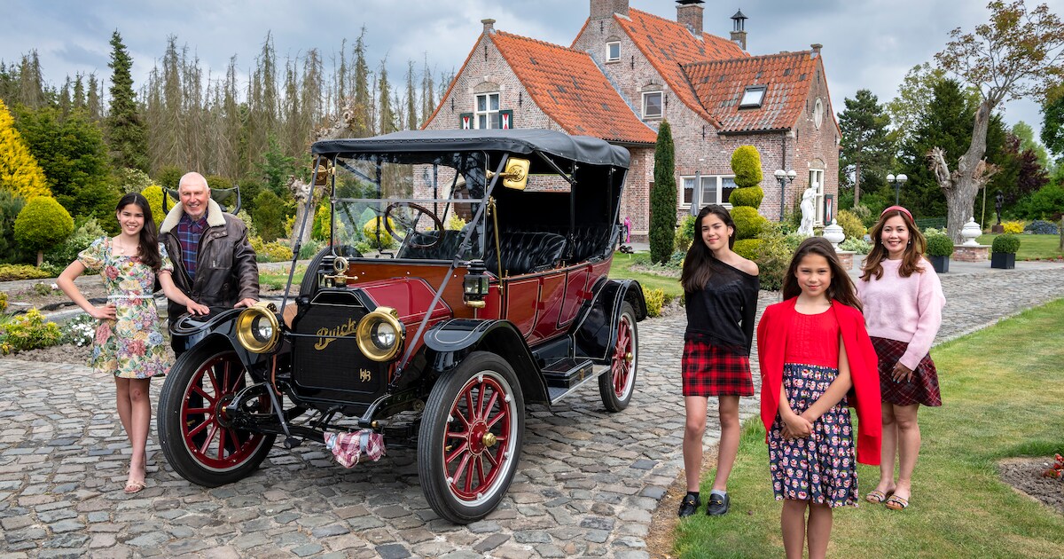 Sjaak heeft een collectie met Jaguars en Mercedessen: ‘De verzameling oldtimers is nu wel genoeg ...