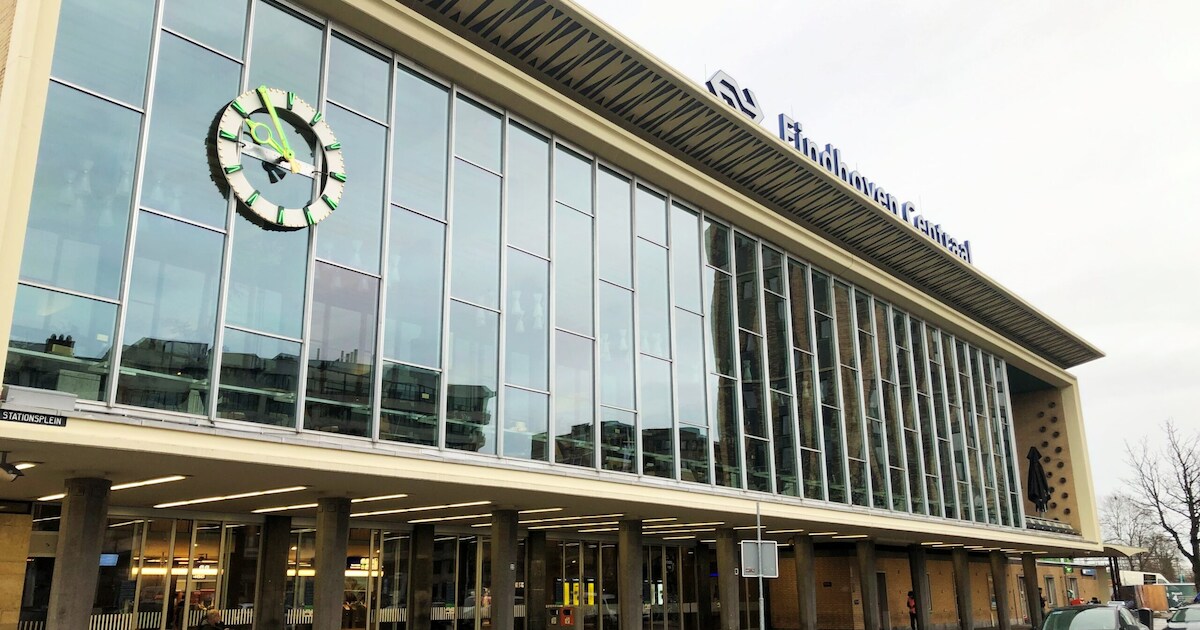 Peukie op het perron? Al zo lang is dat verboden op het station in ...
