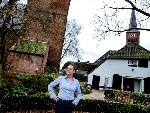 Anne‑Marie wil kerk kopen en teruggeven aan dorp, voorwaarde is wel dat ...