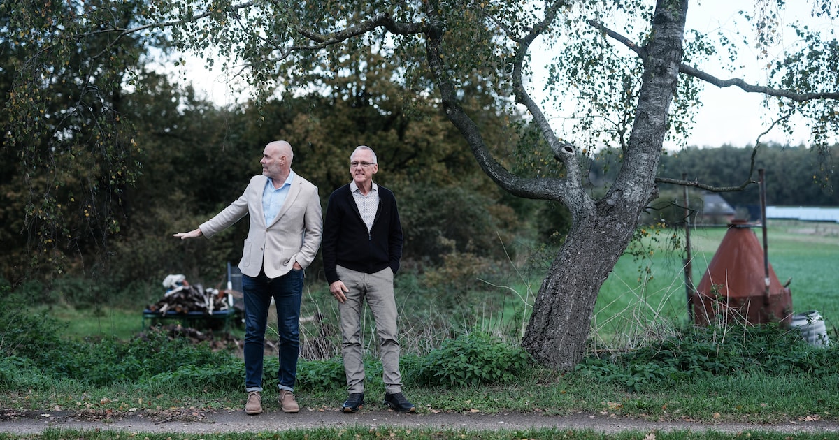 Omdat niemand alleen zou moeten sterven, zijn Henk en Mike op zoek naar ...