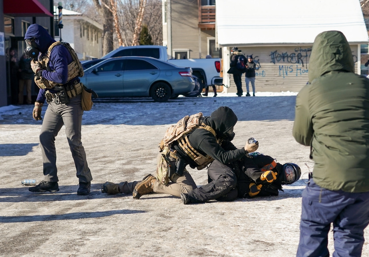 Immigratiepolitie schiet man (37) dood in Minneapolis, gouverneur ...