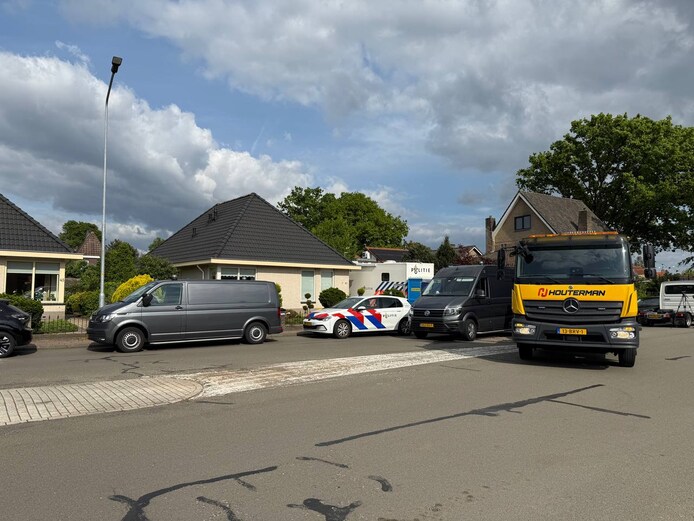 Overleden persoon in woning is 85-jarige bewoonster, politie houdt rekening met misdrijf ...